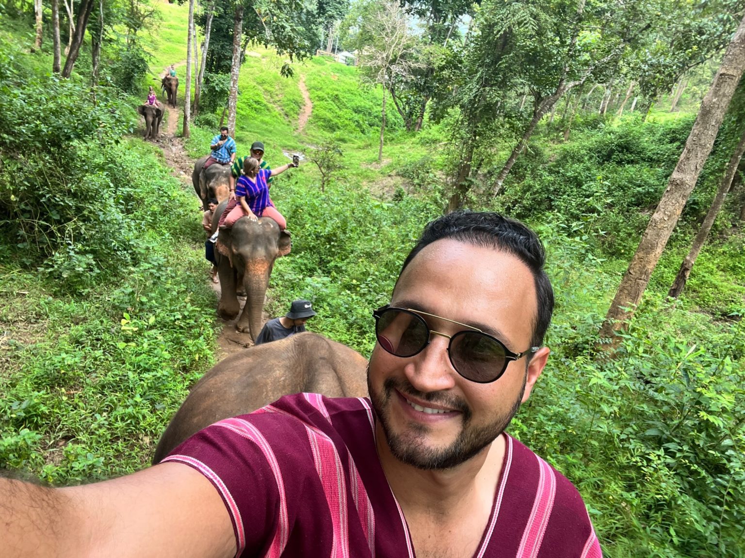 Cómo es un día en el Santuario de Elefantes, Chiang Mai - Mike A Bordo